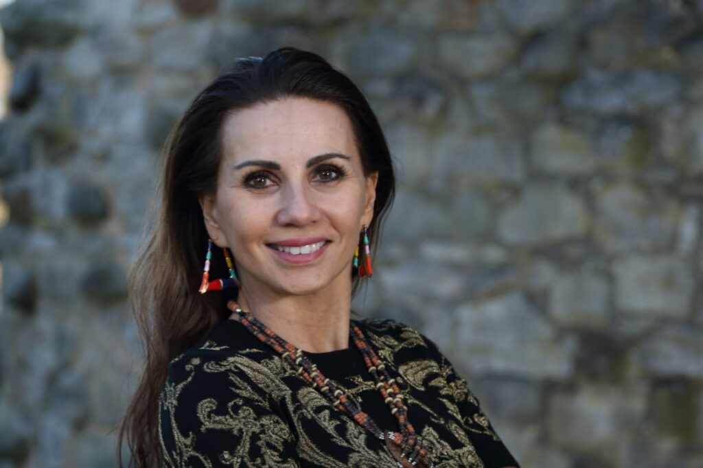 5 Tips to take Professional Linkedin Headshots | Professional Headshot ...